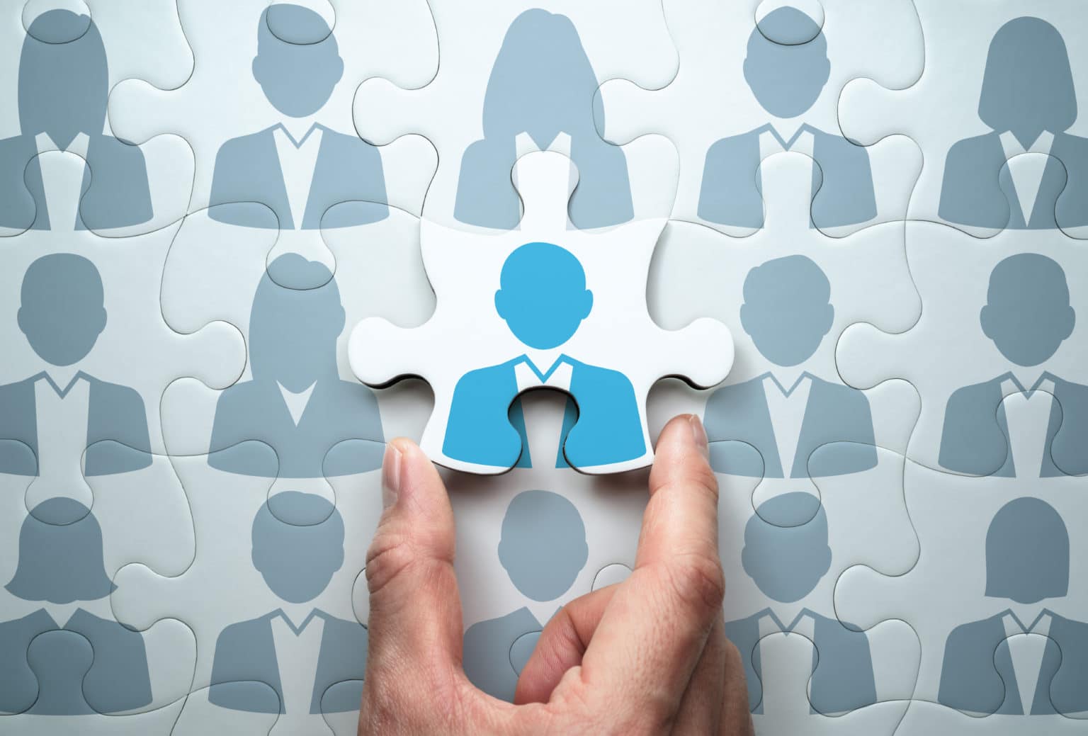 Employee Referral Guide: How to build a referral program